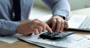 Come calcolare lo stipendio netto dal lordo: esempi e formule