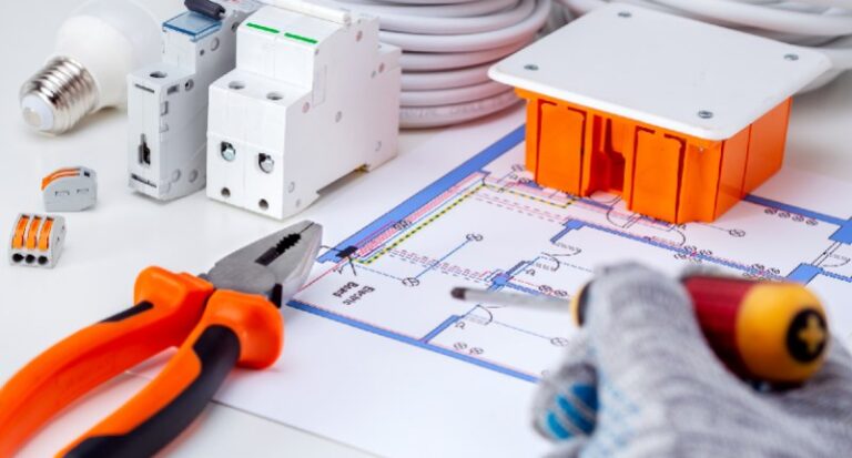 Stipendio CCNL elettrico: tabelle e calcolo