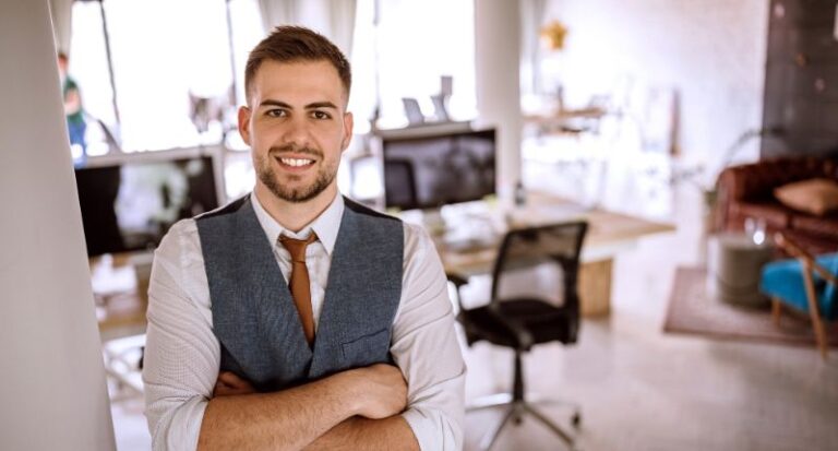 Partita IVA forfettaria e lavoro dipendente: tasse e contributi