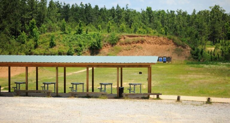 Aprire un poligono di tiro: procedure e requisiti